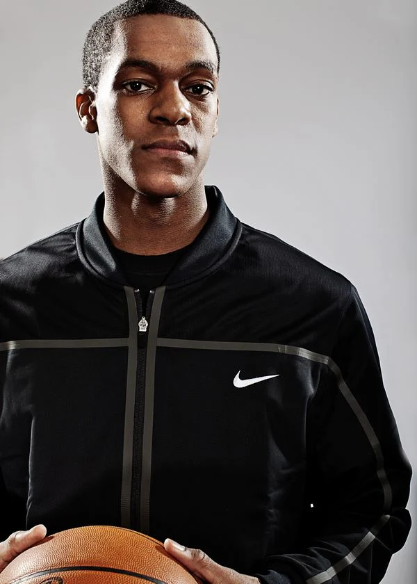 Rajen Rondo siva pozadina