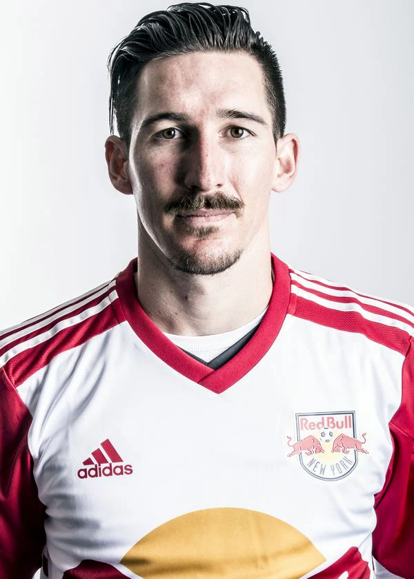 Sacha Kljestan bela pozadina