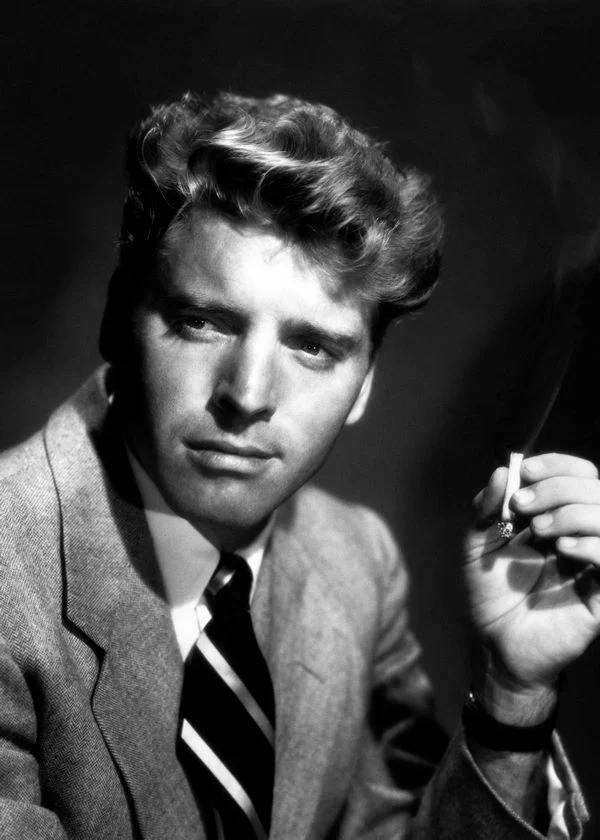 Burt Lancaster sa cigaretom
