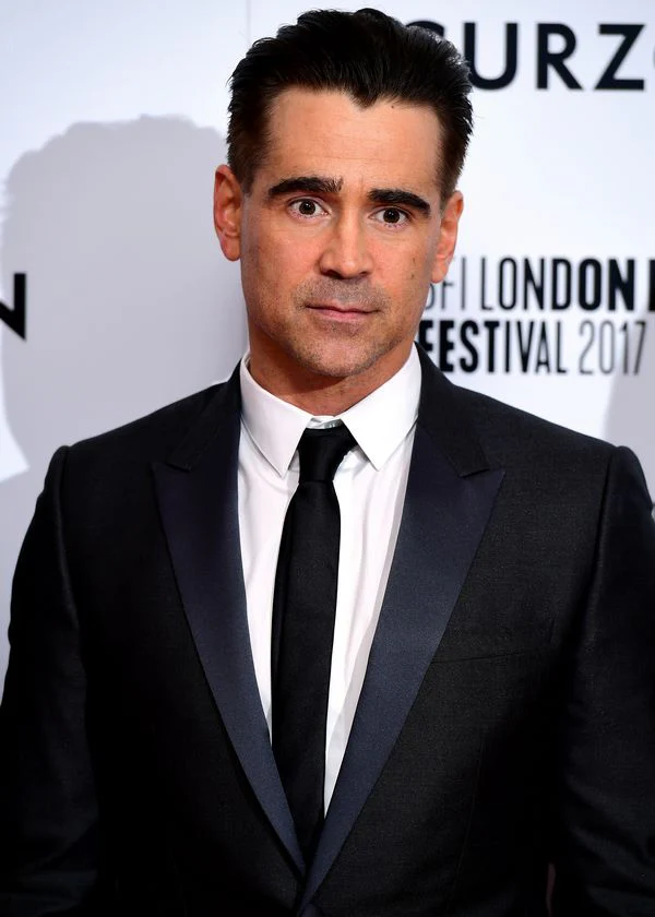 Colin Farell u odelu