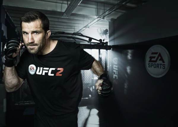 Luke Rockhold crna majica