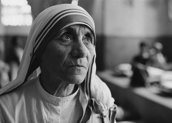 Mother Teresa slika crno bela