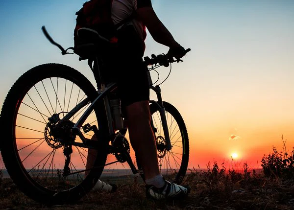 Mountain Biking ka suncevom zalasku