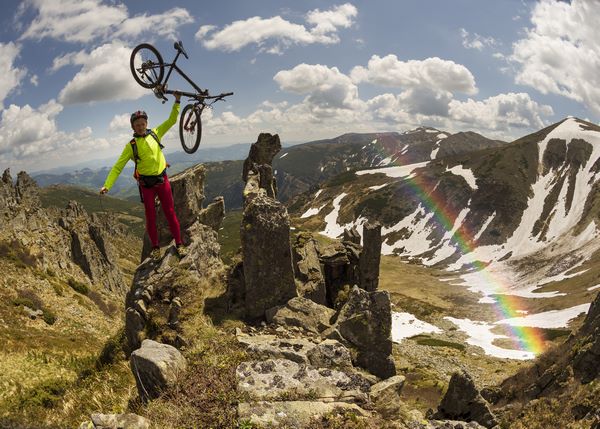 Mountain Biking u jednoj ruci