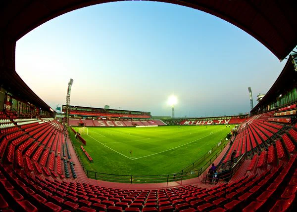 Stadioni i crvena sedista