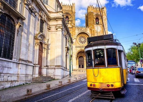 Tramvaji zuti sa zadnje strane