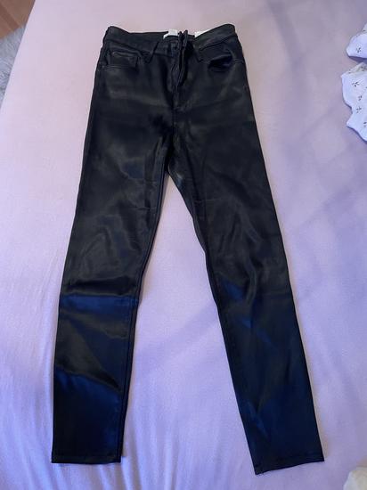 Crne sjajne pantalone H&M