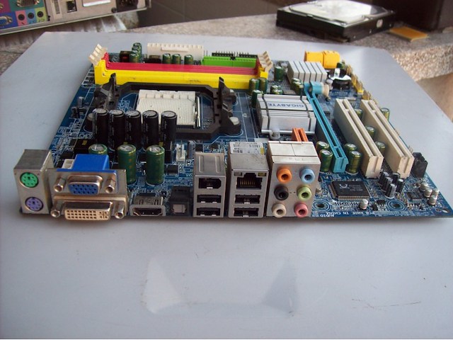 Gigabyte GA-MA69GM-S2H REV:1.0 VGA,DVI,hdmi,1394