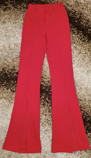 BERSHKA pantalone širokih nogavica XS