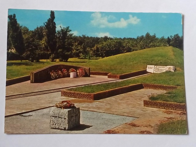 Sremska Mitrovica - Spomen Groblje - Čista sa Markicama