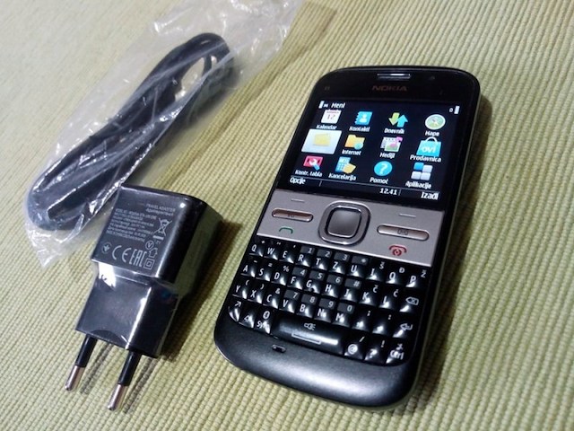 Nokia E5