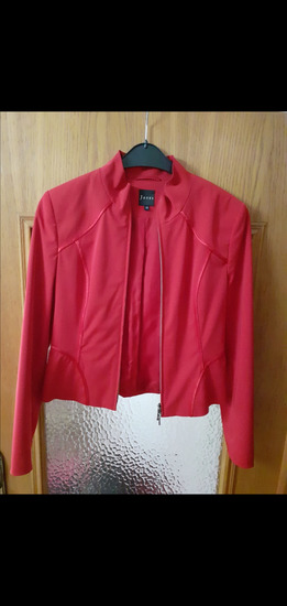 Crveni sako-jaknica