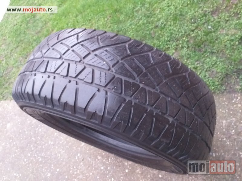 235/60R16 Michelin
