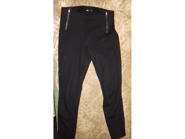 Pantalone crne-Zara-velixina M-62%-viskosa 28%-polister