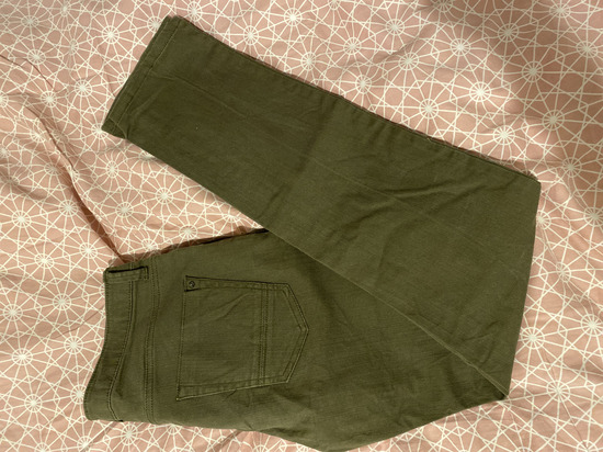 Maslinasto zelene pantalone