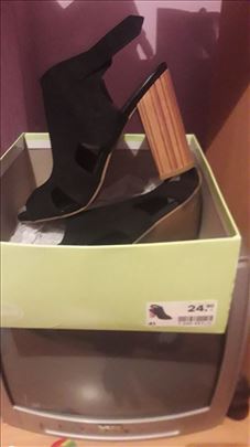 Atraktivne sandale kupljene u Beču broj 41