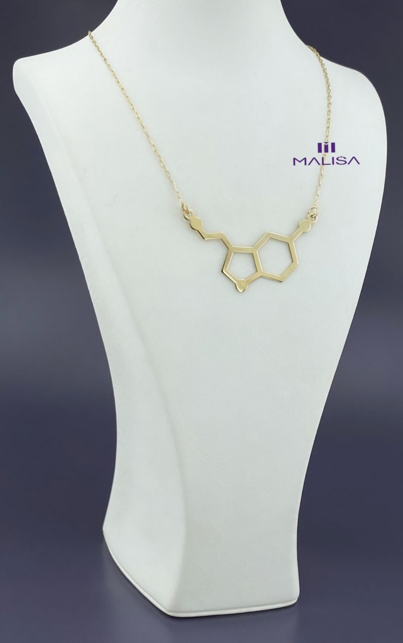 Zlatni lančić sa priveskom serotonin