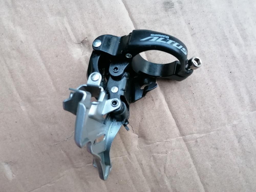 Prednji menjač Shimano Altus FD-M2000