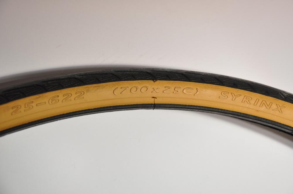 Spoljna guma za drumski bicikl Rubena Syrinx25-622