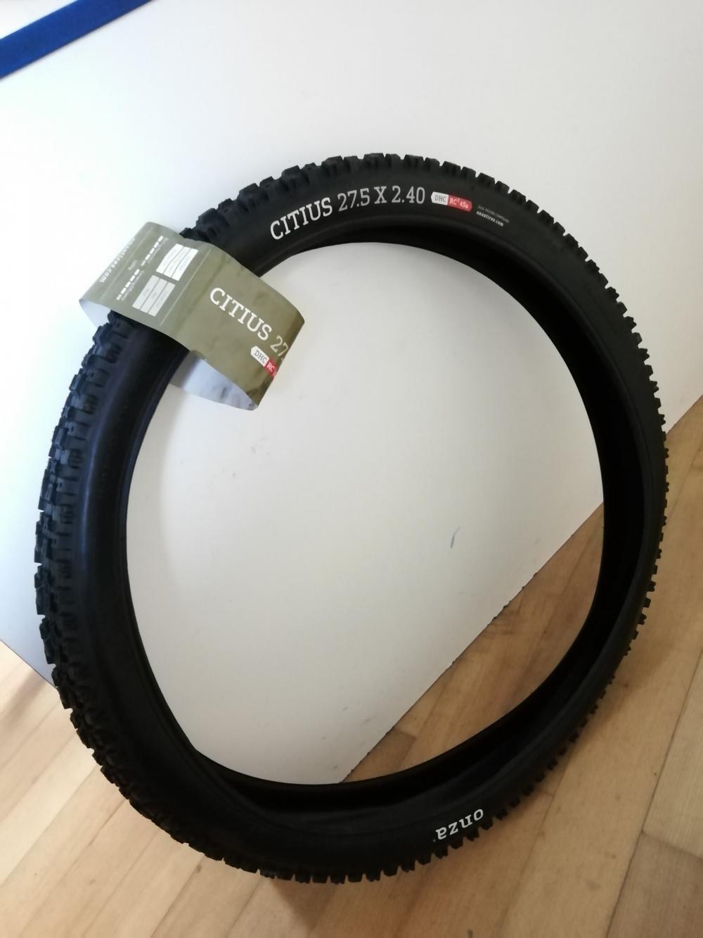 Onza Citius DHC MTB Wired Tire - 27.5x2.40 NOVO