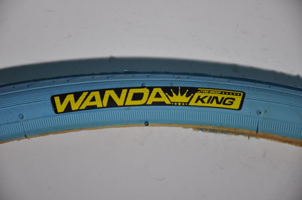 Spoljna guma Wanda u plavoj boji 23-622