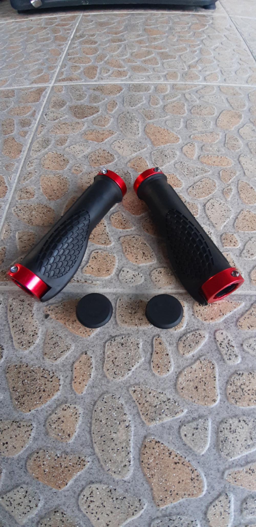 Ergonomic gripovi sa lokovima