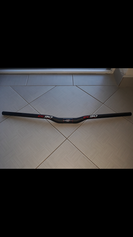 Easton EC90 karbon riser 740 mm.