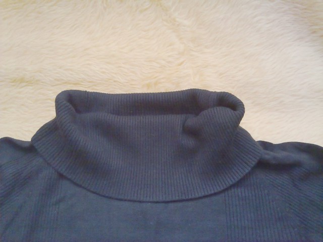 Bluza Amisu crna sa velikom - širokom rol kragnom
