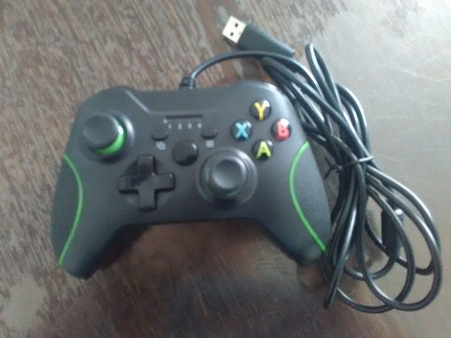 xbox one wired kontroler nov ispravan sa s