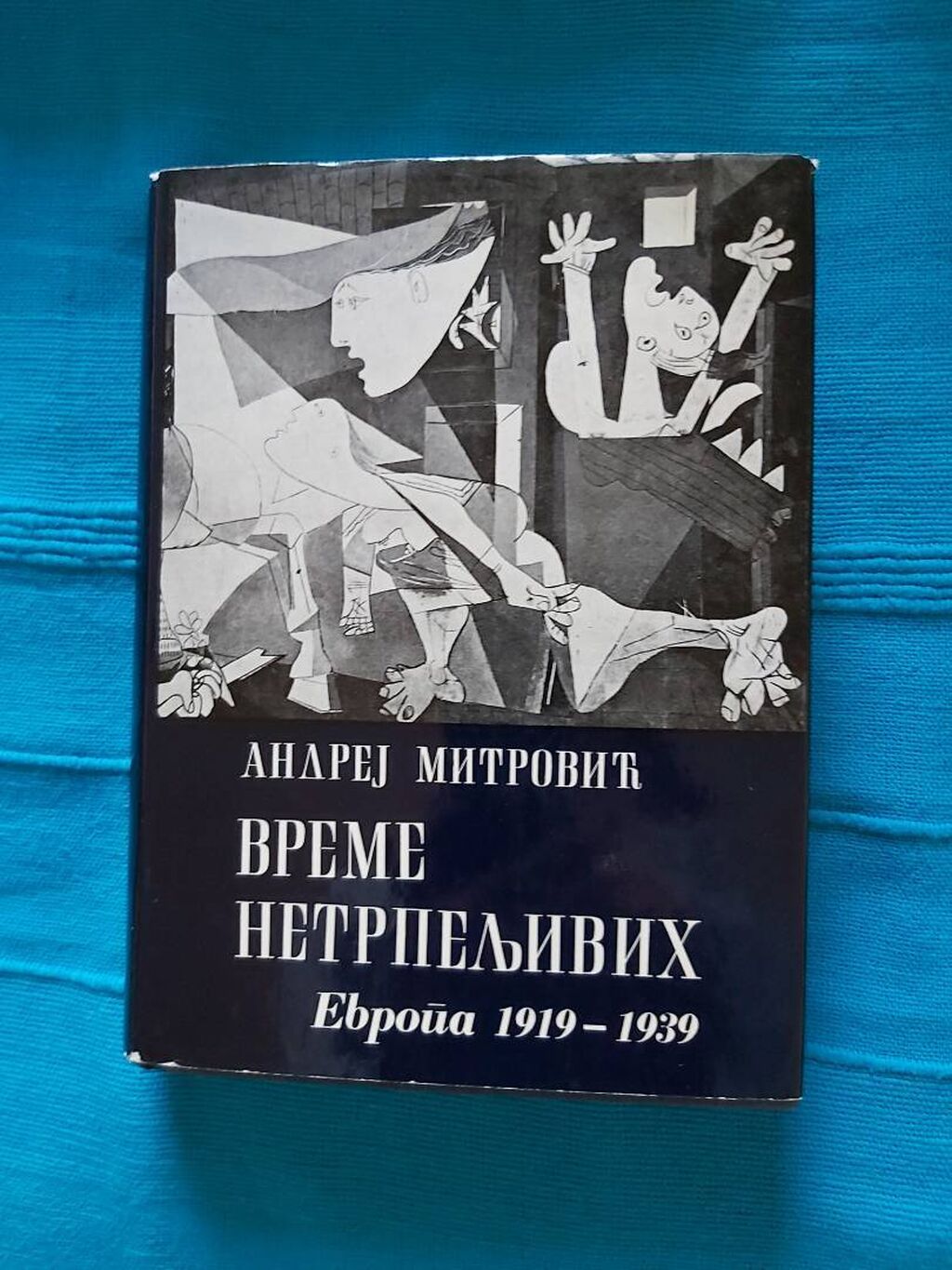 Knjiga " Vreme netrpeljivih Evropa 9 od Andreja Mitrovica u izdanju