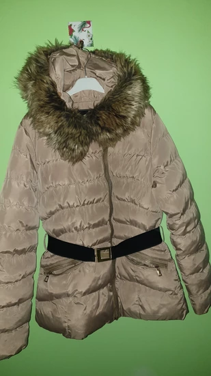Izuzetno topla zimska jakna