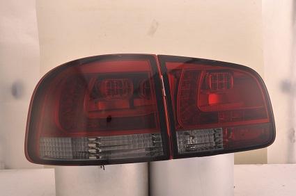 LED Stop svetla VOLKSWAGEN TOUAREG Red-Smoke 03-09