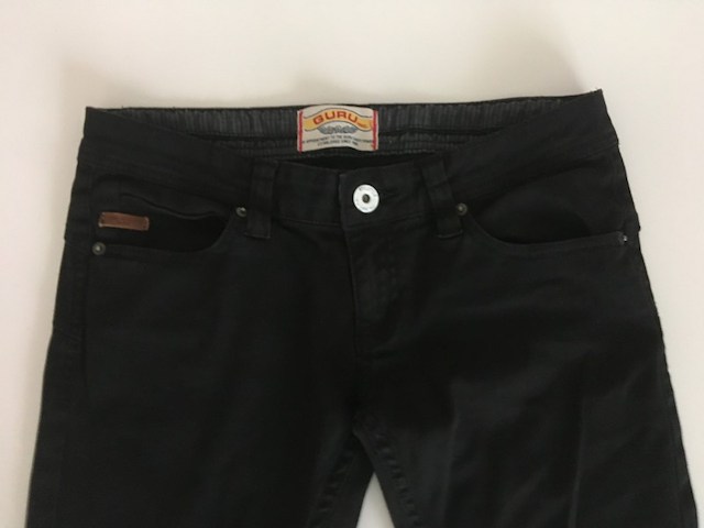 GURU pantalone br.30