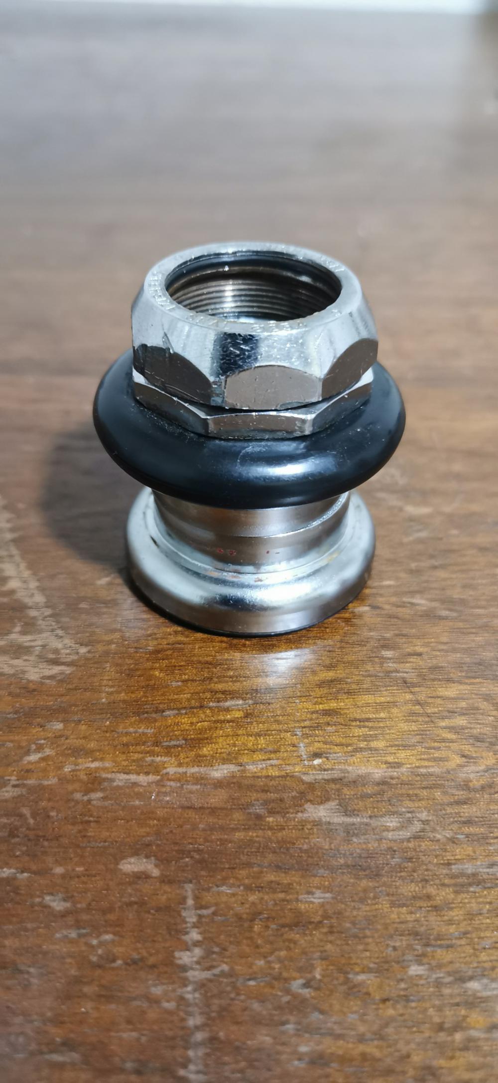 Headset za os viljusku na navoj