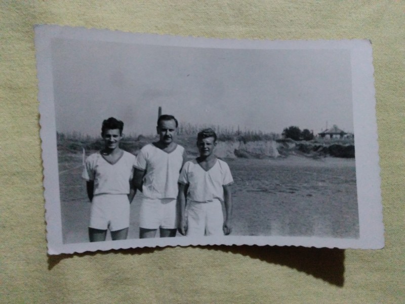 Atomska navala, fudbaleri
