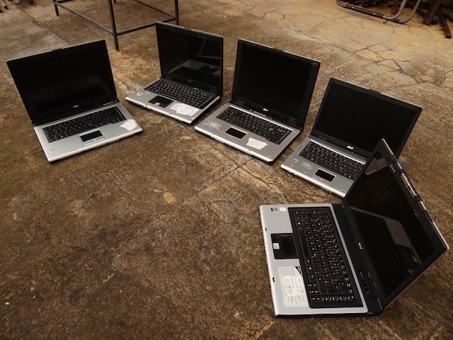 Pet Acer laptopova za delove