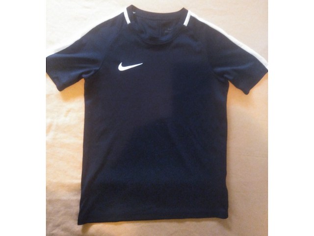 Dres NIKE 8-10 g AKCIJA 1+1 50% ili 2+1 gratis