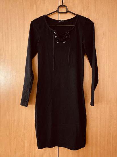Crna haljina dugackih rukava