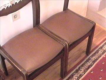 Šest čvrstih stolica s naslonima