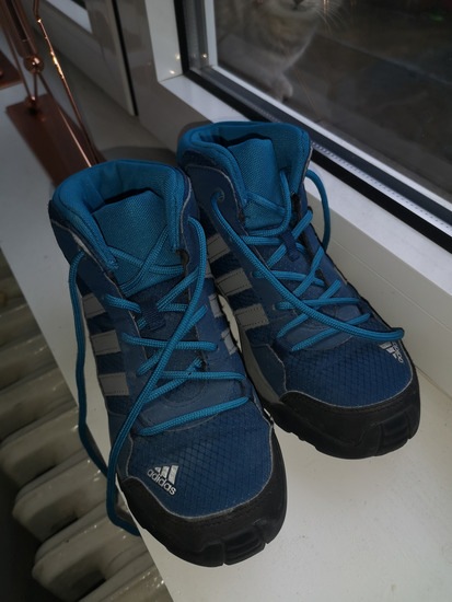 Adidas dečije zimske nepromočive cipele 35