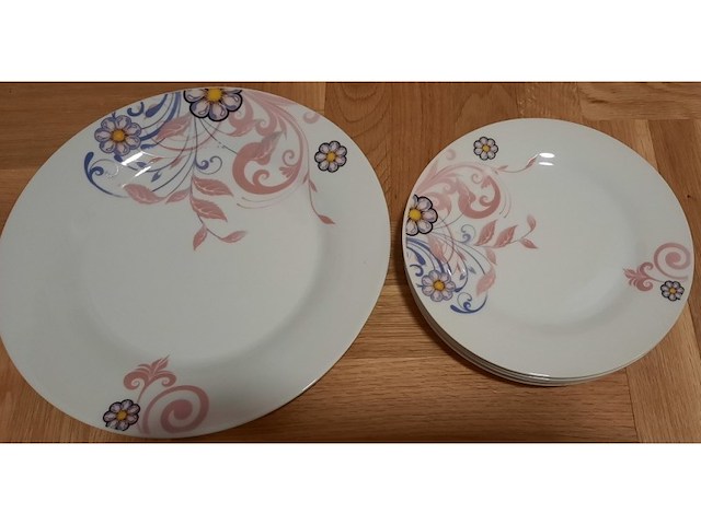 Porcelanski set tanjira