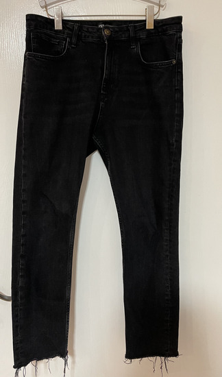 Zara pantalone ravnog kroja