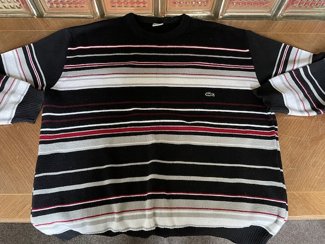 Lacoste L