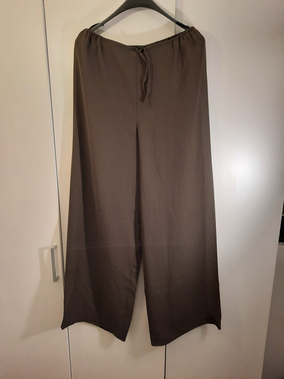 Maslinaste pantalone