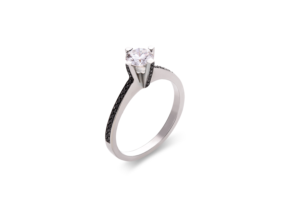Ekskluzivan prsten sa belim i crnim dijamantima