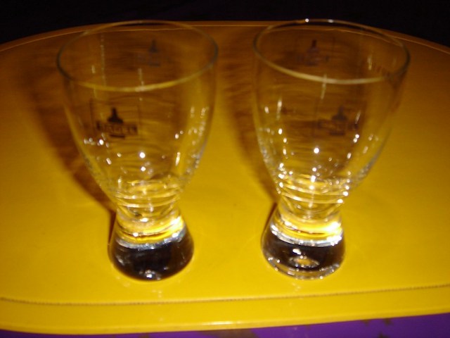 Dve lepe čaše Badel šljivovica