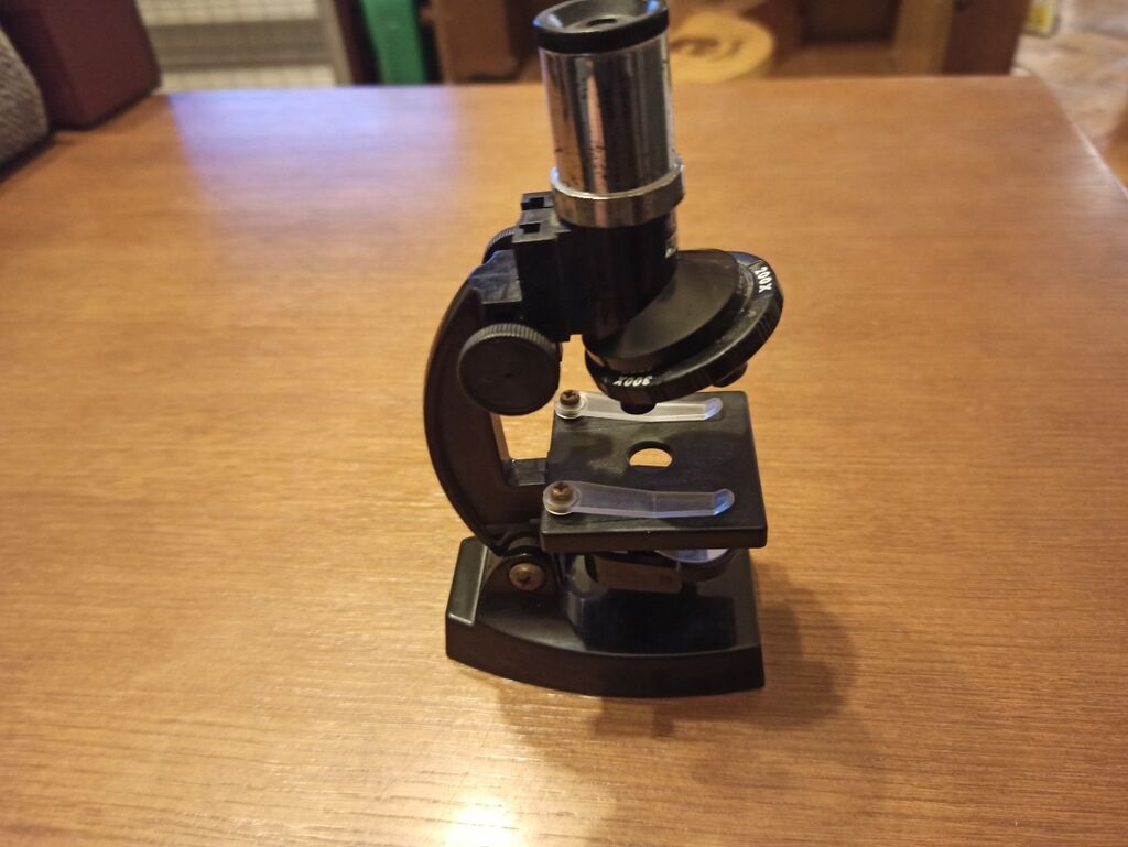 Dečji mikroskop uvećanja 100x, 200x i 300x