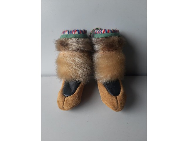 Minijatura cizme tople zimske Eskimi Barbi i slicno