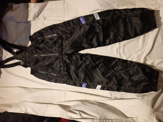 Crne ski pantalone vel. 176 - kao nove