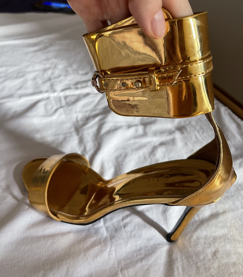 Zlatne Gucci sandale
